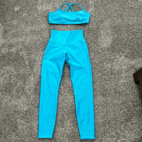 ALO Yoga | Pants & Jumpsuits | Alo Yoga Airlift Workout Set | Poshmark